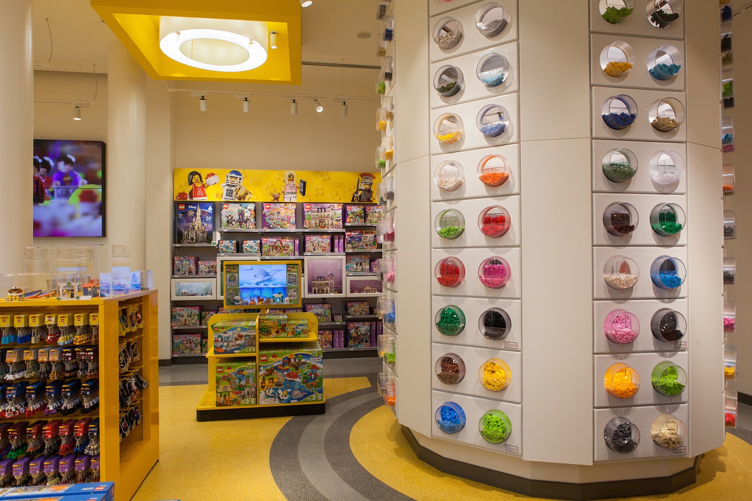Il Fuorisalone 2019 fa tappa anche al LEGO Store di Milano ...