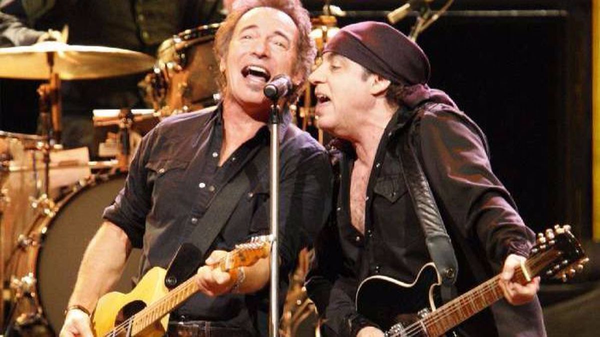 Little Steven, il chitarrista di Bruce Springsteen, appoggia il ...