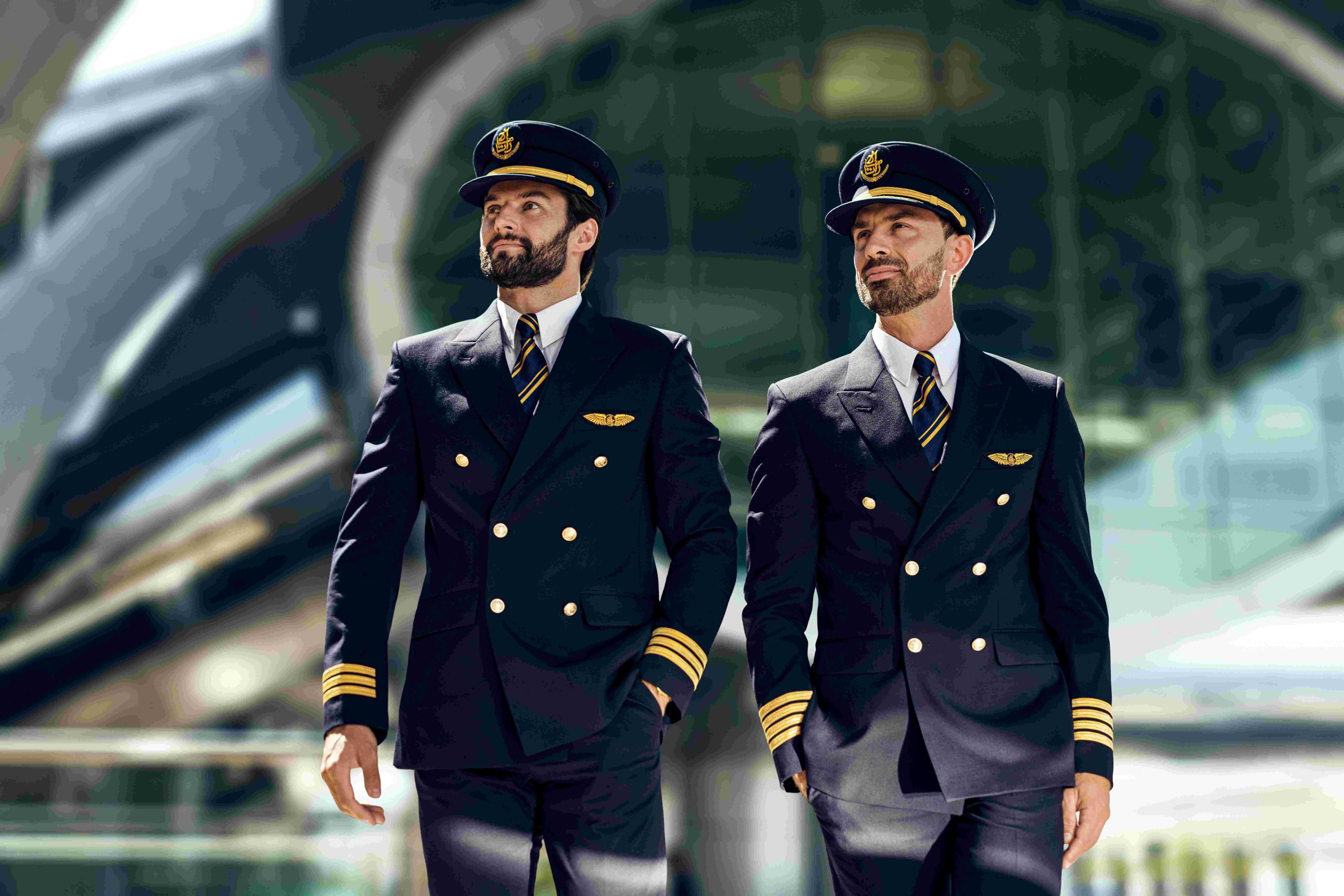 Lavoro, Emirates cerca piloti e non solo